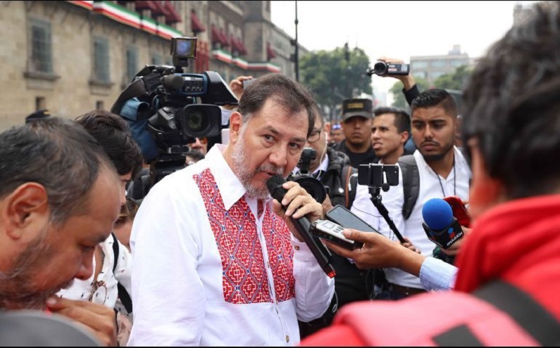 Así fue como Fernández Noroña pretendió ingresar al informe de EPN sin ...
